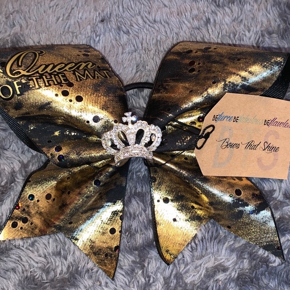 Accessories | Crown Cheer Bow | Poshmark